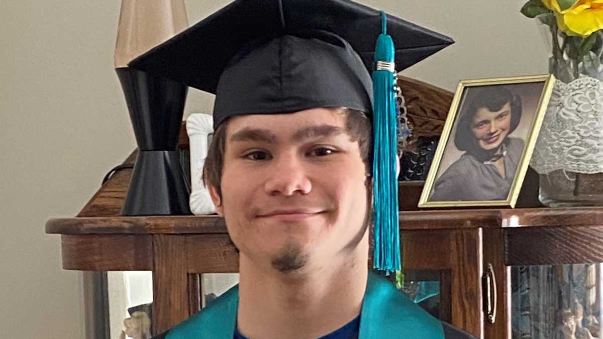 Senior Shout Out: WXII 12 recognizes high school, college graduates