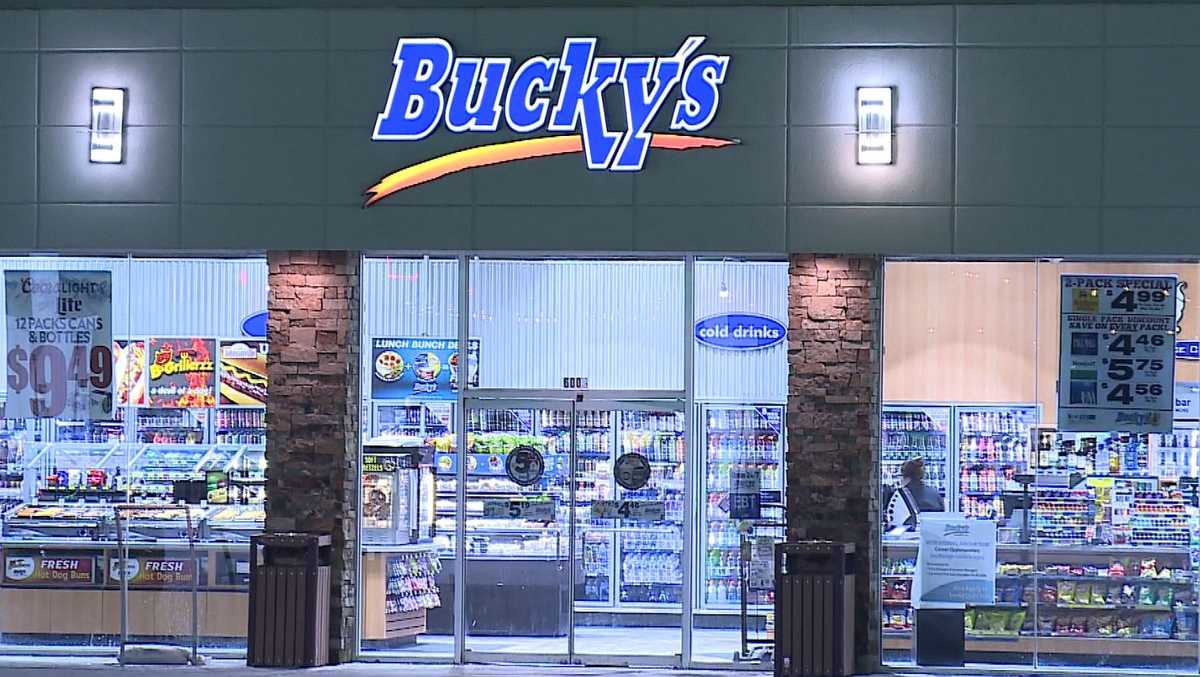 Bucky's robbed near 60th, Center streets