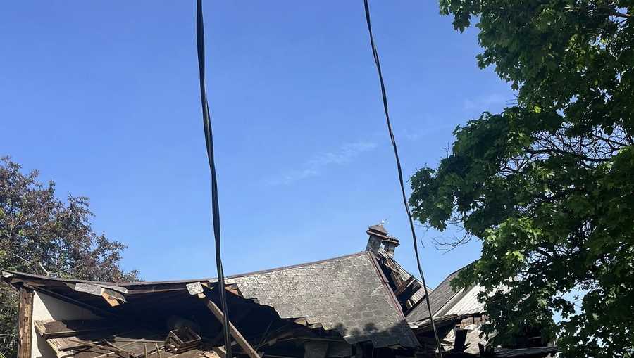 York County, Pa. building collapses, roof crumbles onto road
