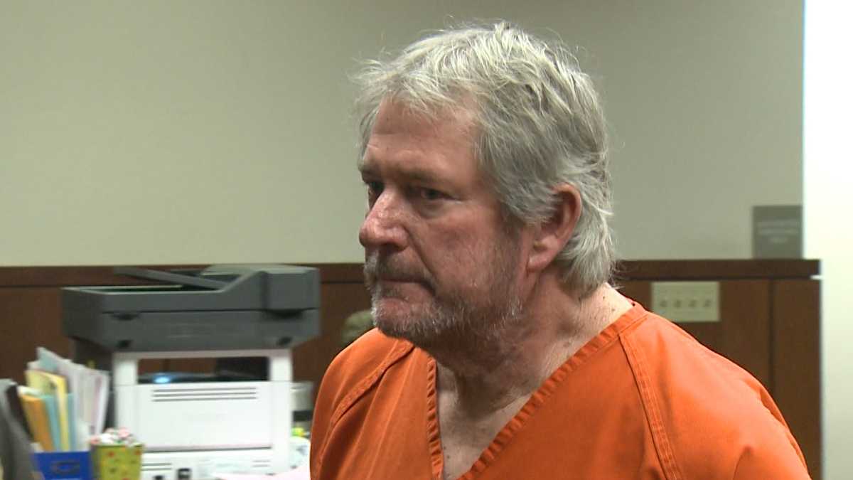 Judge appoints public defender for man charged with killing LMPD detective Judge appoints public defender for man charged with killing LMPD detective