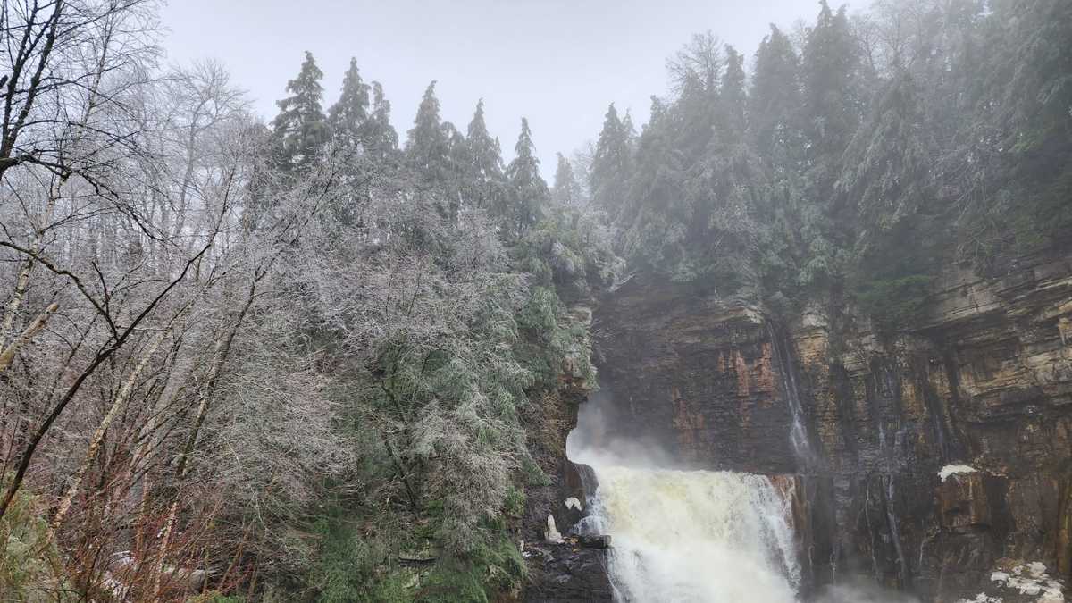 Gallery: Icy night in New York on 25th anniversary of 1998 ice storm