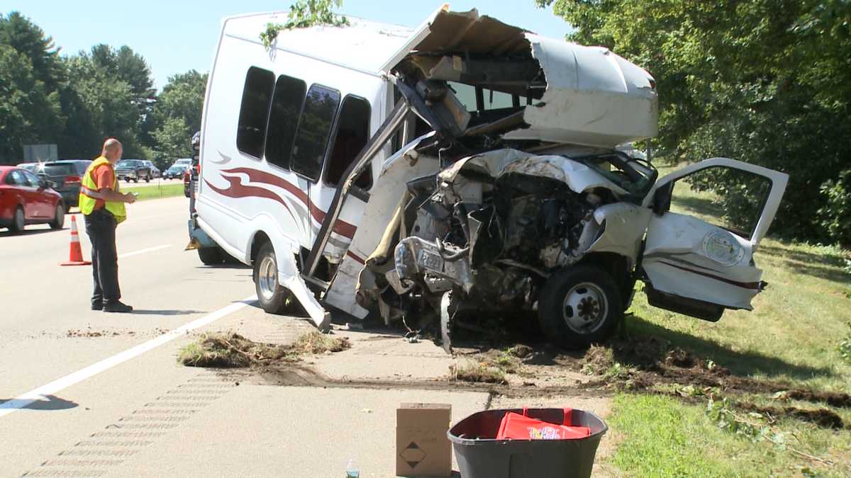 4 seriously hurt in bus crash on I-95 in Greenland