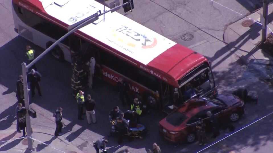 Man injured in crash with metro bus dies