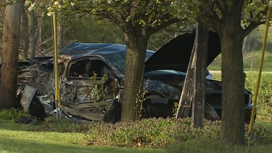 Sheriff: 8 children involved in 2-vehicle crash in Butler County