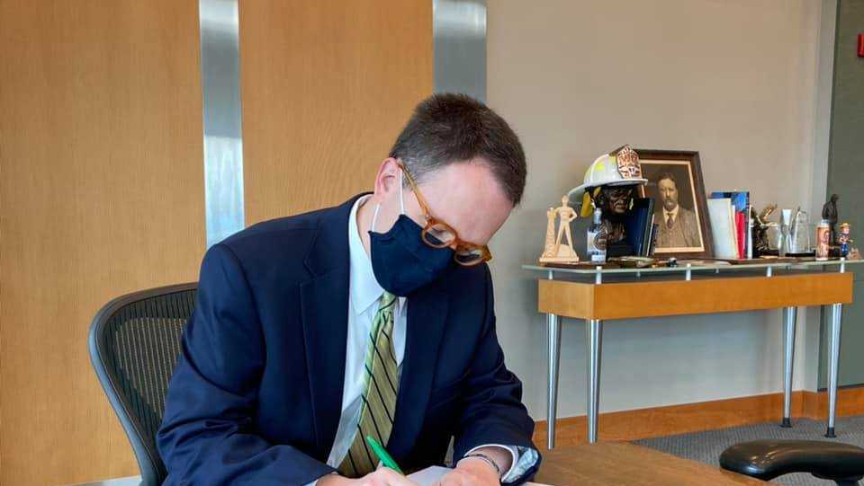 Tulsa mayor signs face mask ordinance into effect