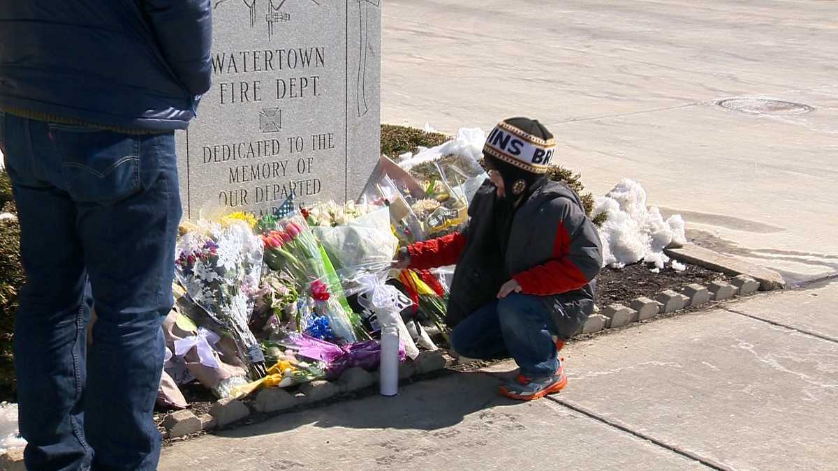 Somber salute: Many pay respect for firefighter Joseph Toscano