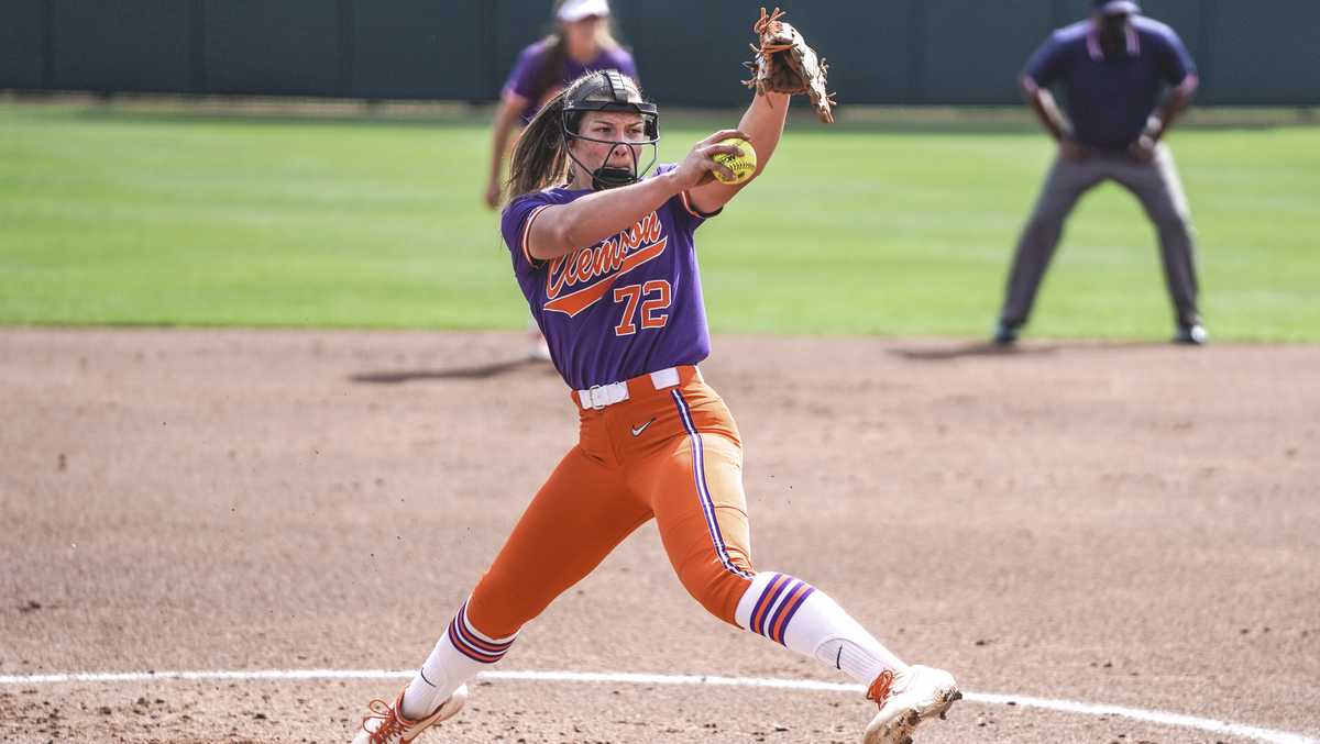 Clemsons Valerie Cagle Named A Finalist For National Player Of The Year