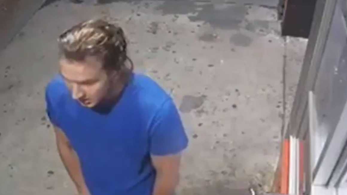Cambridge Police Seek Id On Man They Say Punched Man In Face At Restaurant