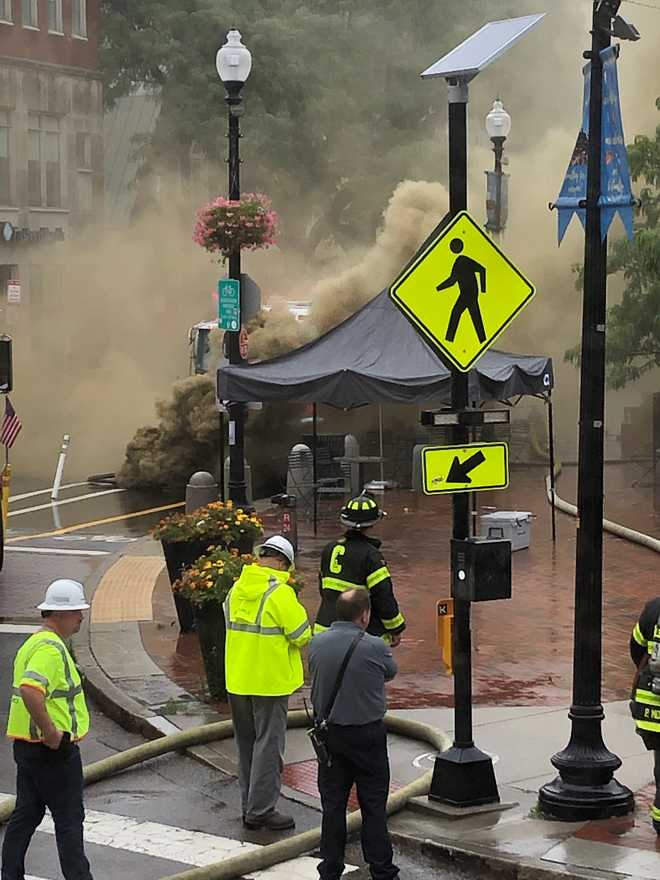 Power restored to Harvard Square after manhole explosions