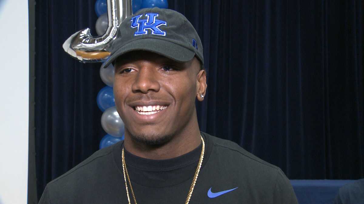 Moore Mustangs defensive end J.J. Weaver commits to Kentucky