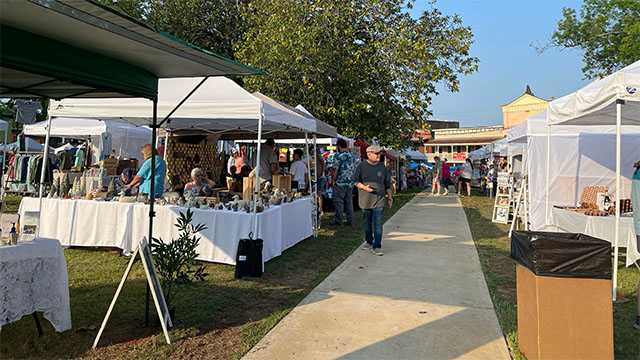 Canton Flea Market draws big crowds