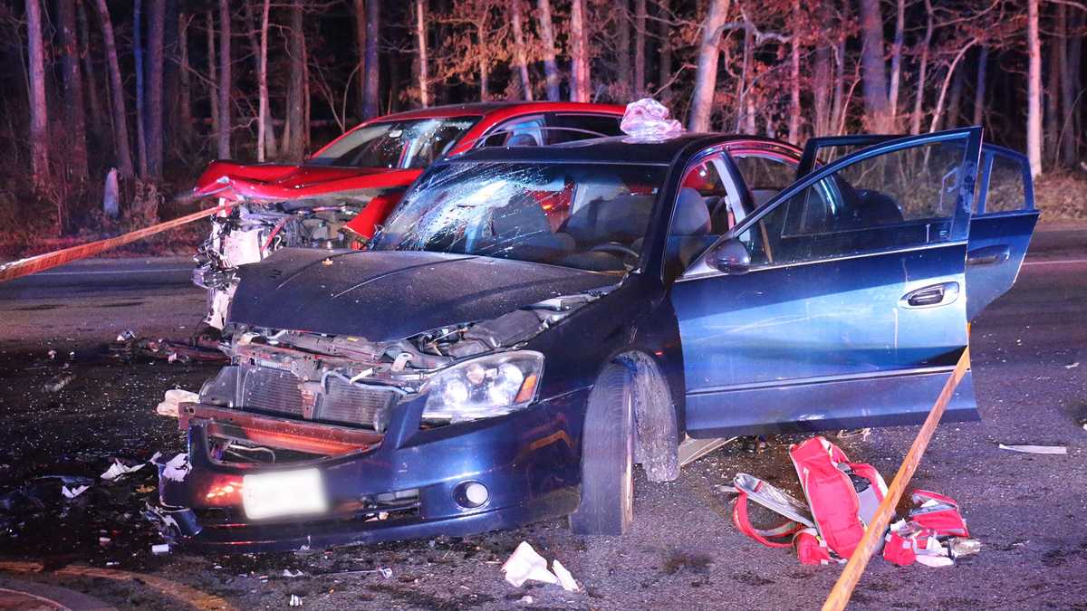 Multiple people hurt in head-on crash on Cape Cod