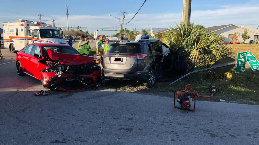 Cape Coral crash sends 2 to hospital