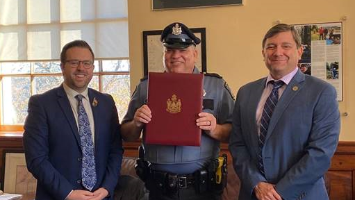 Maine Capitol officer honored for saving 2 people near state house