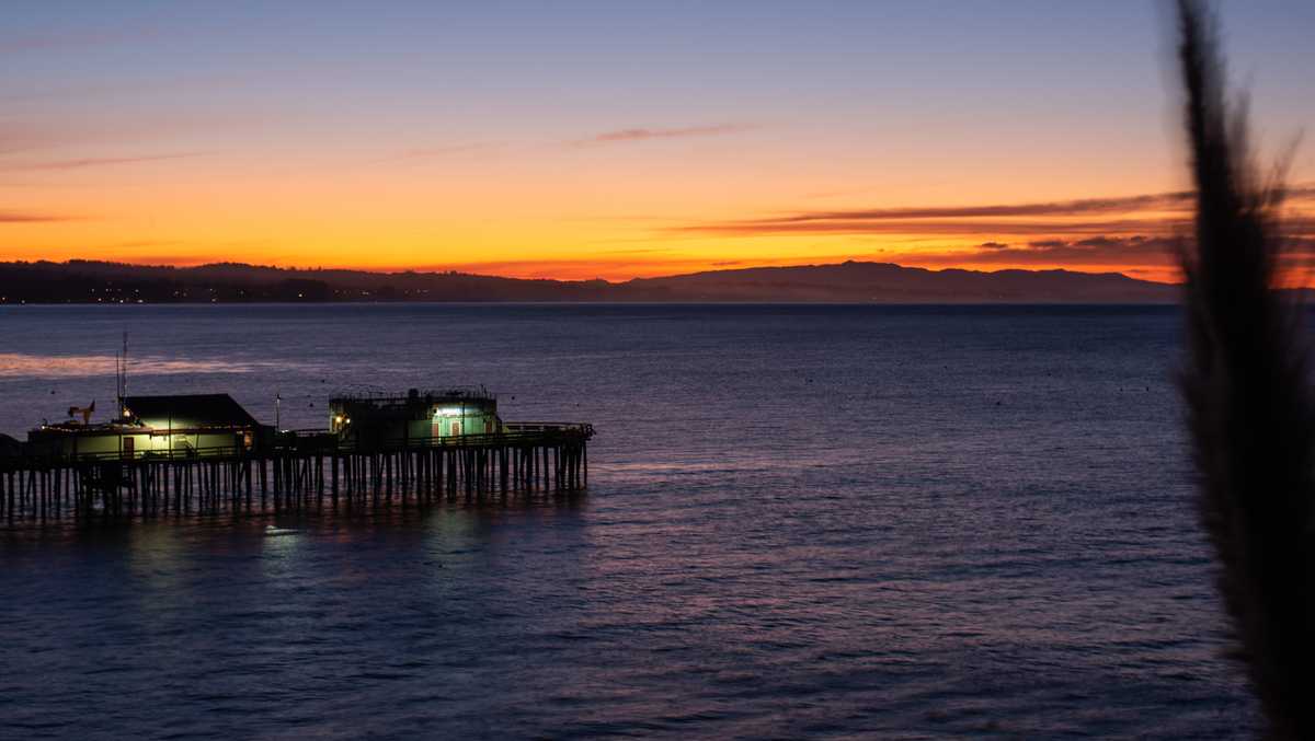 Capitola issues beach orders to comply with social distancing requirements Capitola issues beach orders to comply with social distancing requirements