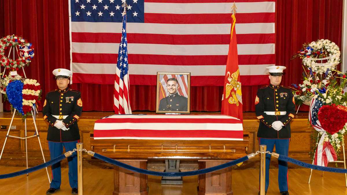 Public wake held for Marine Capt. Ross Reynolds in Leominster