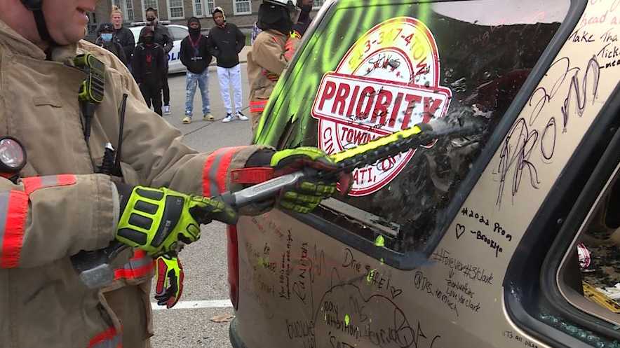Western Hills students get lesson in driving safety ahead of prom