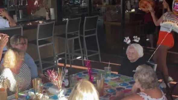 Boca Raton: Woman celebrates 98th birthday at Hooters