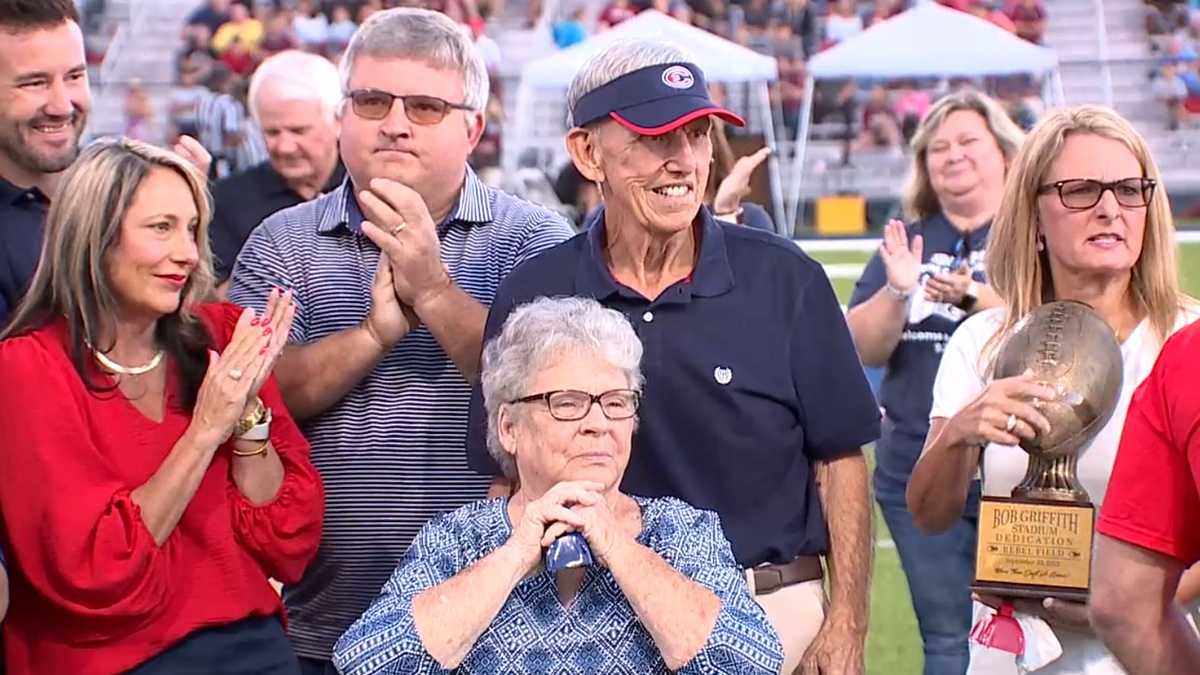 Longtime Effingham County football coach Bob Griffith passes away