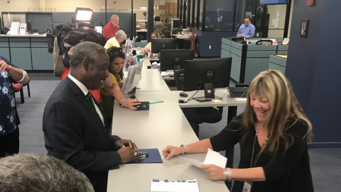 Sheriff Demings resigns ahead of mayoral race