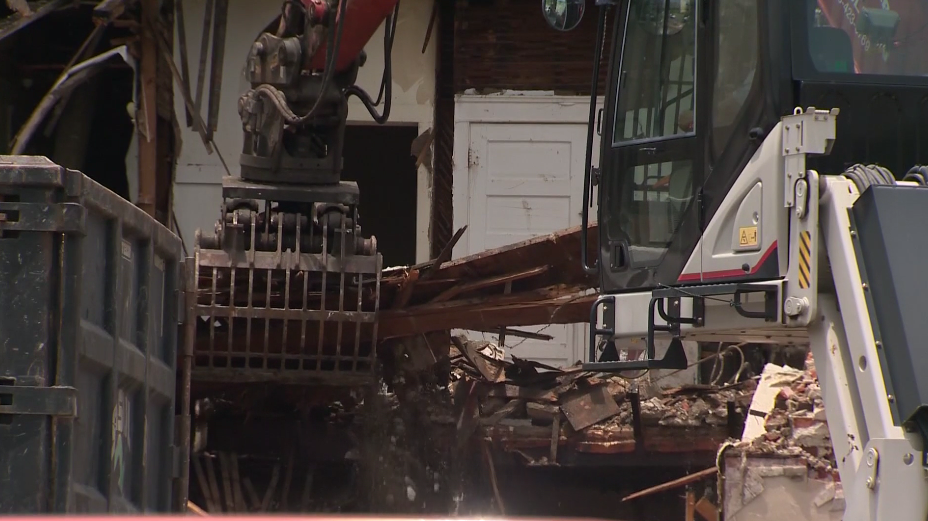 Demolition continues after fire consumed Daytona Beach hotel