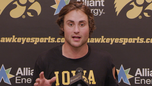 Riley Moss named defensive player of the week