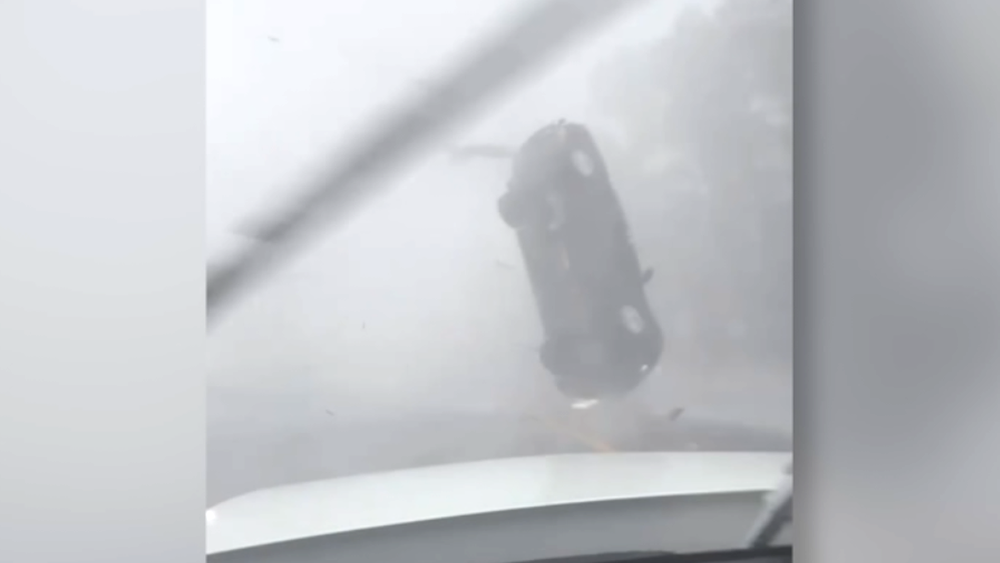 South Carolina: Video shows winds tossing car into the air