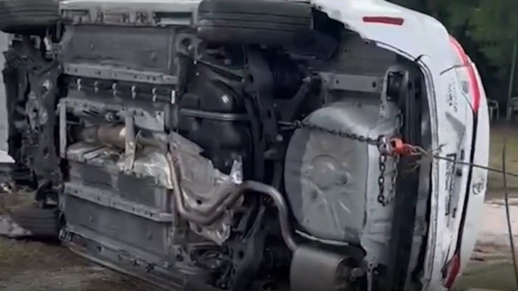 Police: Rollover crash in Ocala hits 2 houses