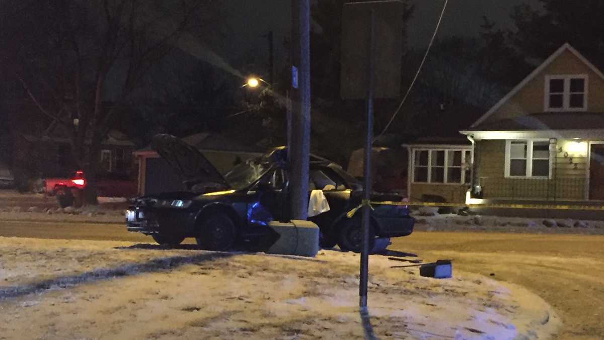 One injured after car crashes into pole