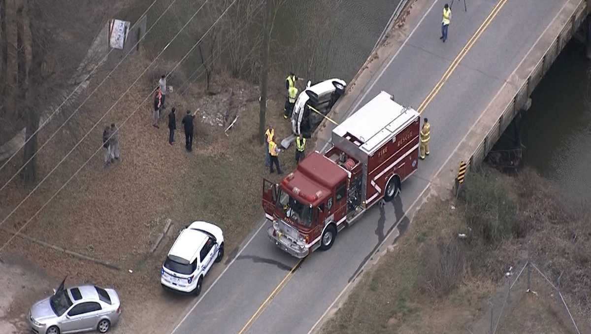 Upstate teen crashes off bridge to avoid distracted driver, report says