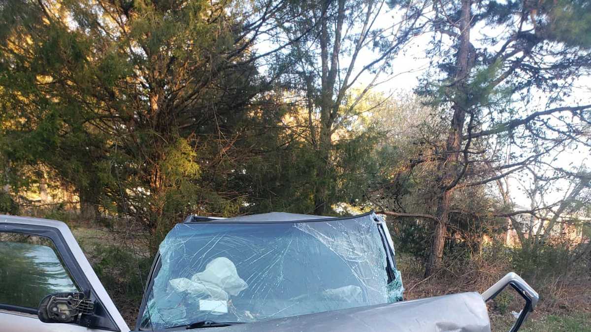 North Carolina: Two injured in head-on crash in Trinity, crews said