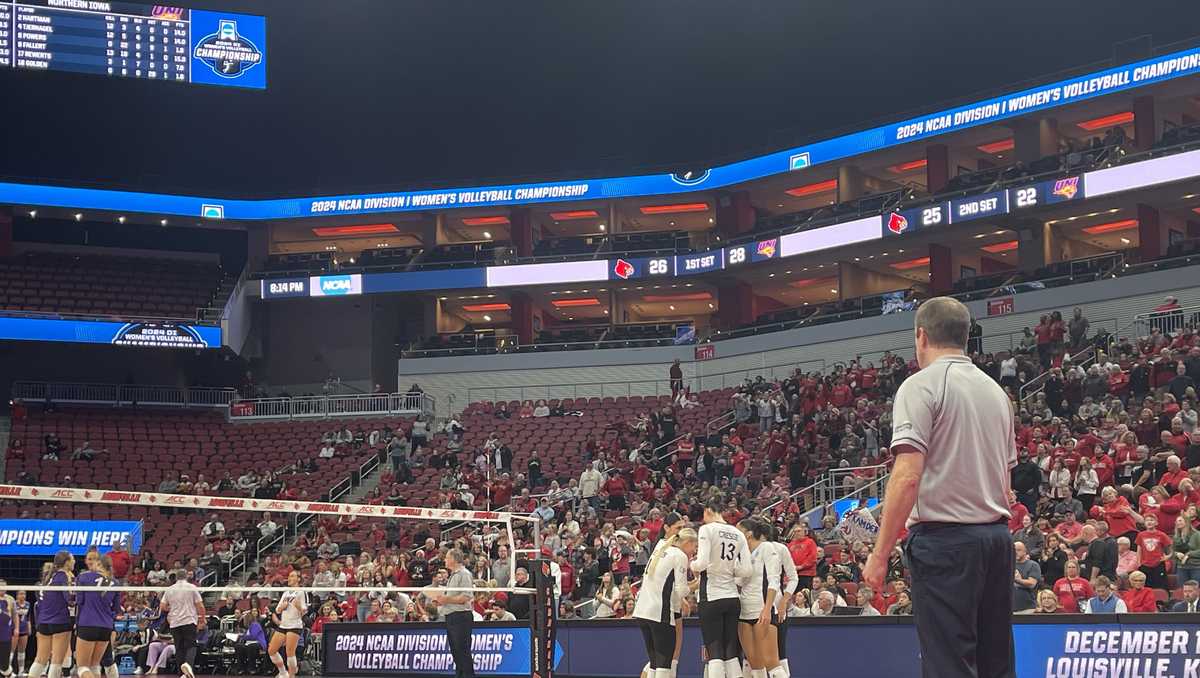 Louisville Cardinals volleyball team advances to NCAA Sweet 16