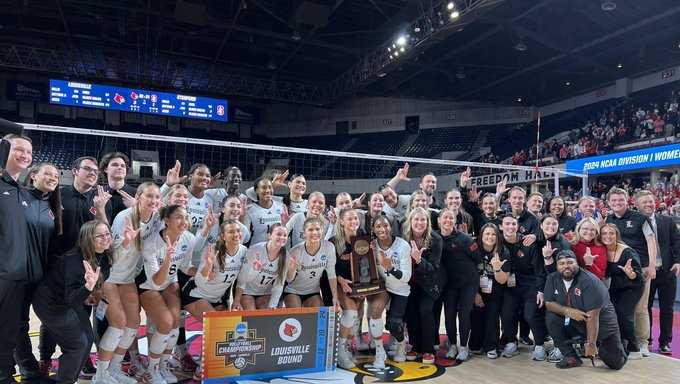 Louisville Cardinals volleyball open practice at KFC Yum! Center