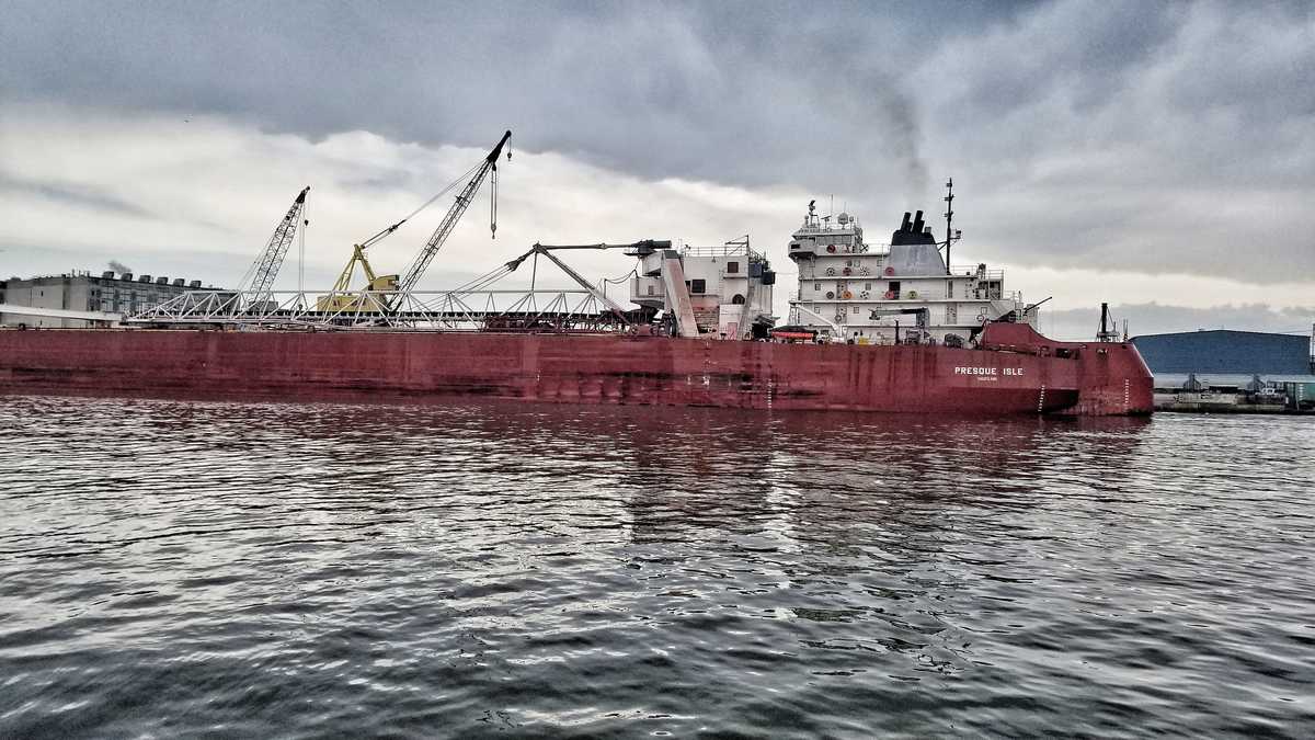Cargo ship with COVID-19 outbreak on board docks in Milwaukee