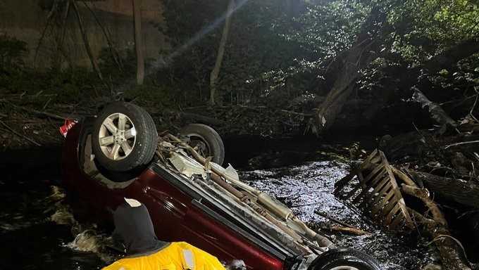 Car crashes into Spicket River in Lawrence, Massachusetts; driver rescued