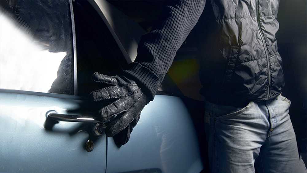 North Carolina: Armed, dangerous carjacking suspect on the run North Carolina: Armed, dangerous carjacking suspect on the run