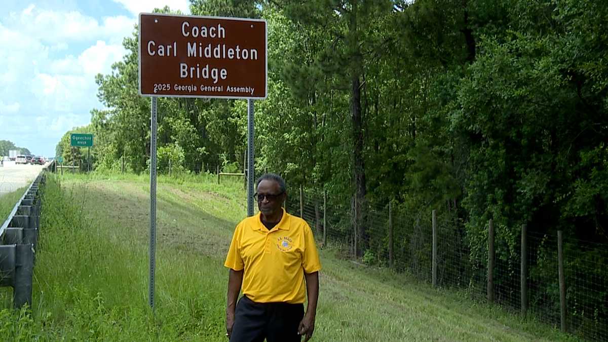 Savannah: Bridge named in honor of Coach Carl Middleton