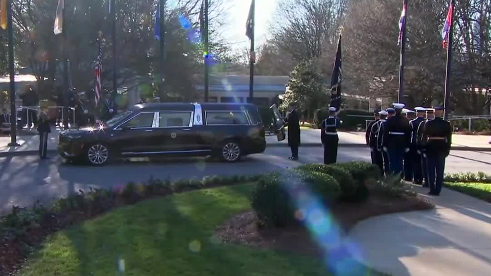 Funeral procession for Jimmy Carter in Georgia: Video