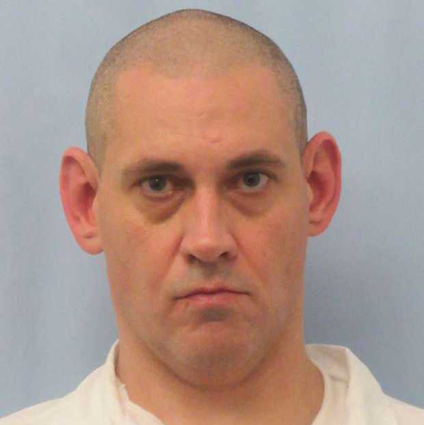 New Jail Photos Of Escaped Alabama Capital Murder Suspect Casey White