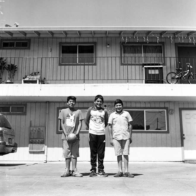 Young photographer finds beauty in East Salinas