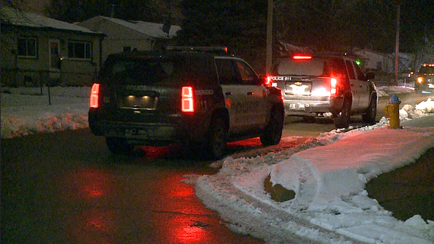 Police deploy Taser while taking suspects into custody