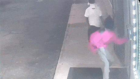 VIDEO: Robbery turned shootout at Birmingham beauty supply store