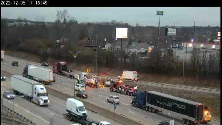 Semi blocking lane along south I-71/75, cleared