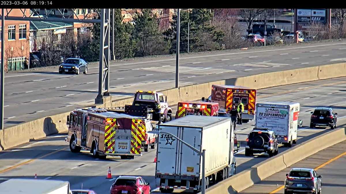 Crash blocking lanes on I-71/75 has been cleared