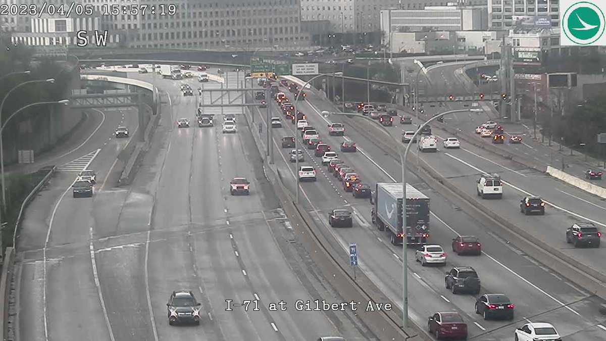 Crash cleared on Fort Washington Way, all lanes reopen