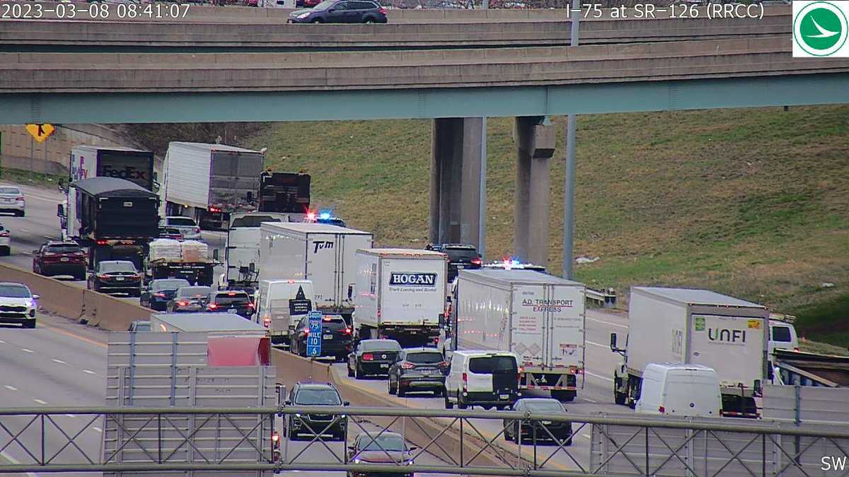 Crash blocking lane on I-75 has been cleared