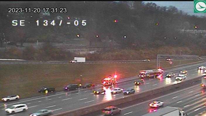 One lane blocked following crash with reported injuries on I-75