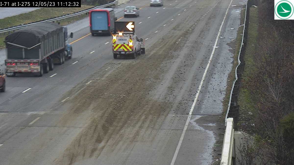 Multiple lanes blocked on I-275 for debris in the roadway