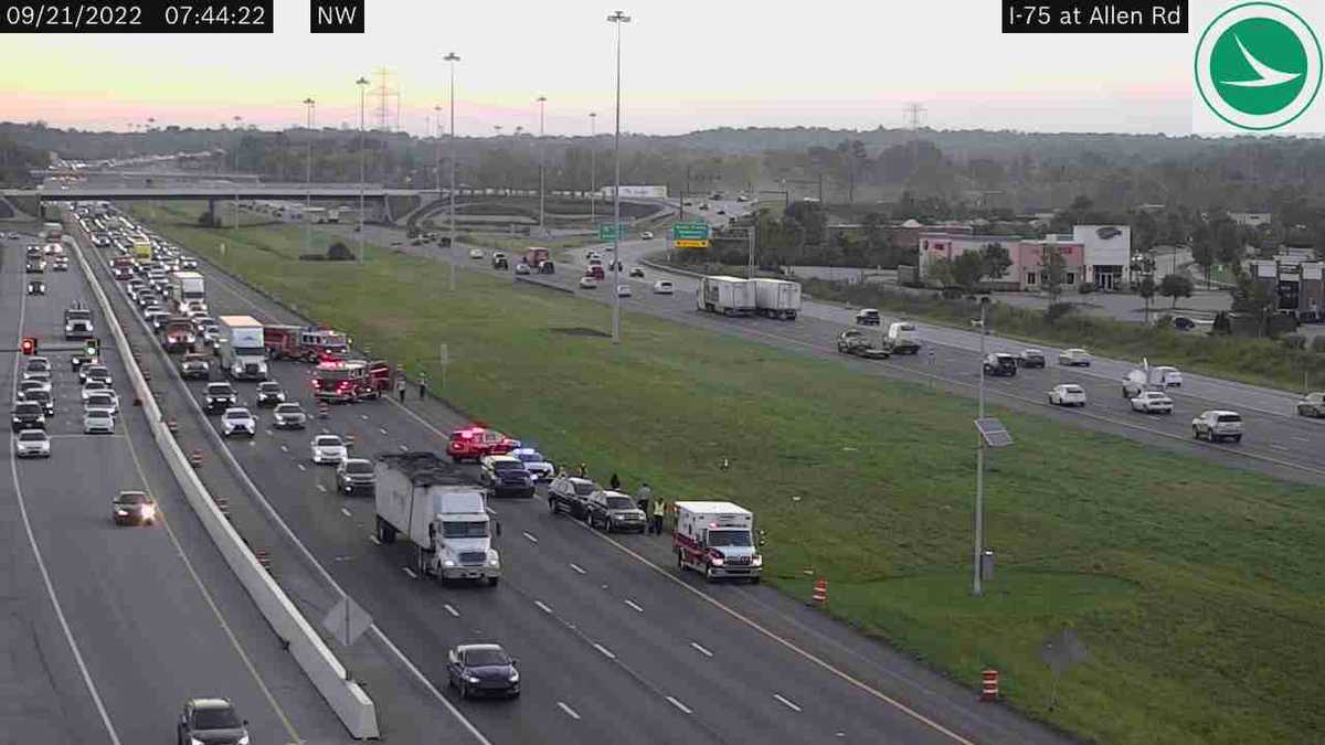 Two lanes blocked on I-75 in West Chester due to a crash