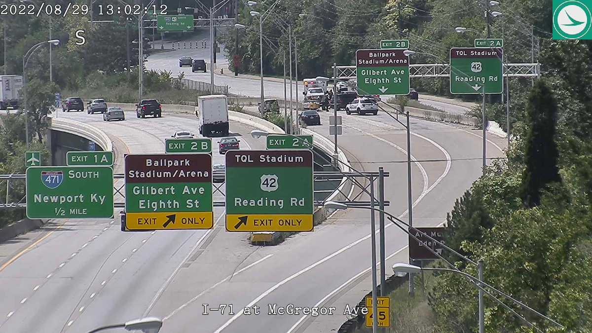 Reports of a crash with injuries on I-71 Reading Road exit ramp